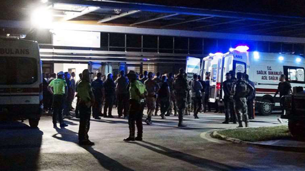 Suriye'de TSK üssüne saldırı: 5 polis, 3 asker yaralı
